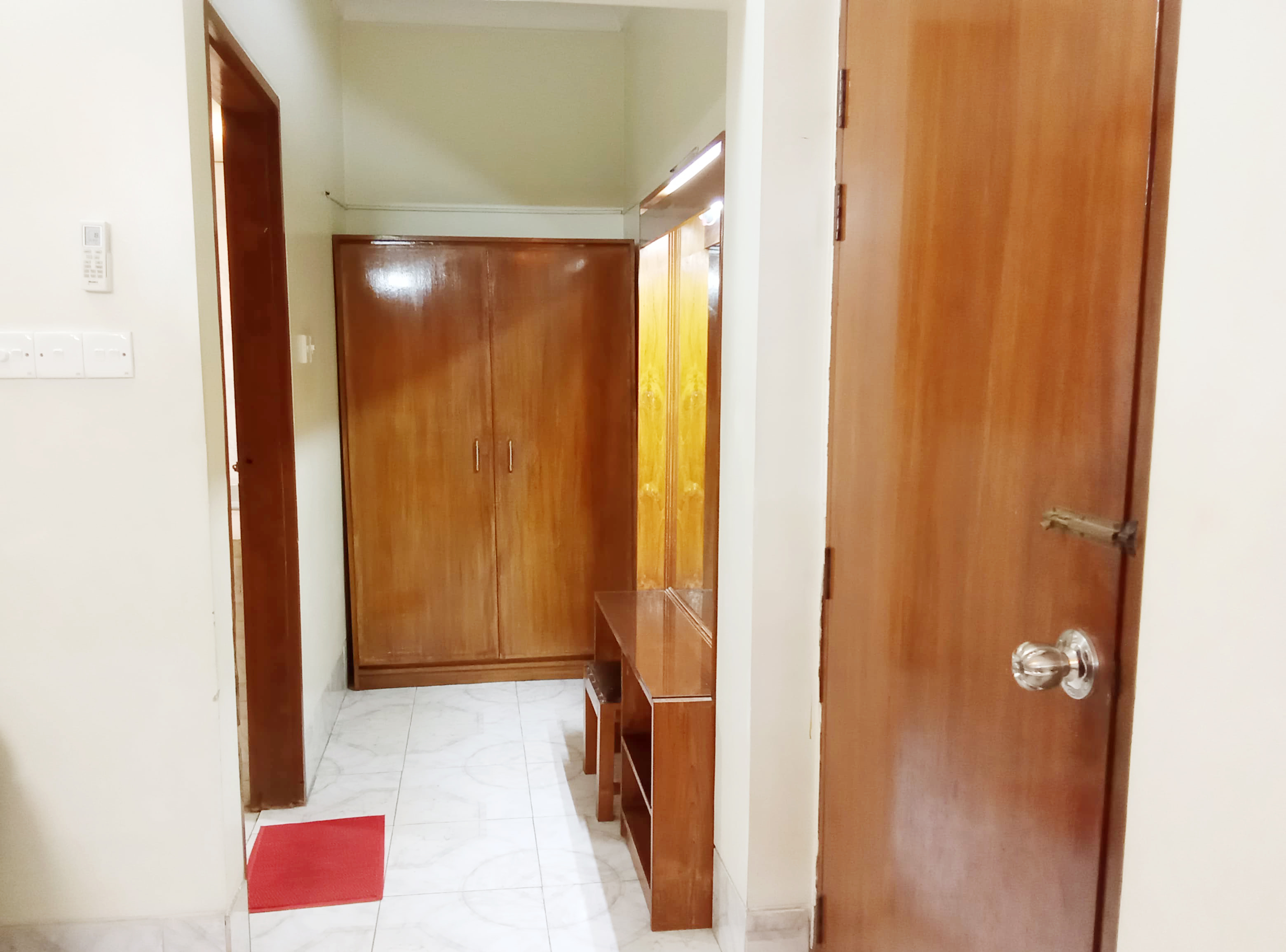 Rooms & Suites - Hiltown Hotel